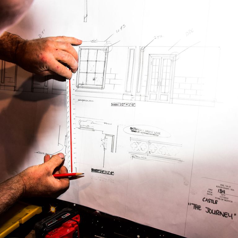 Photos: We Visited Saturday Night Live’s Set-Building Factory ...