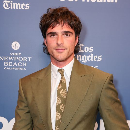 What Happens When a Married Woman Goes on Tinder?