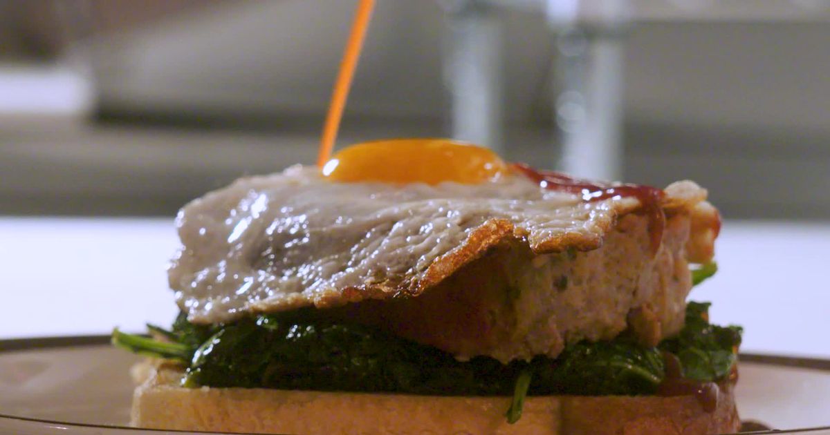 Watch: The Awe-Inspiring Meatloaf Sandwich at MeMe’s Diner