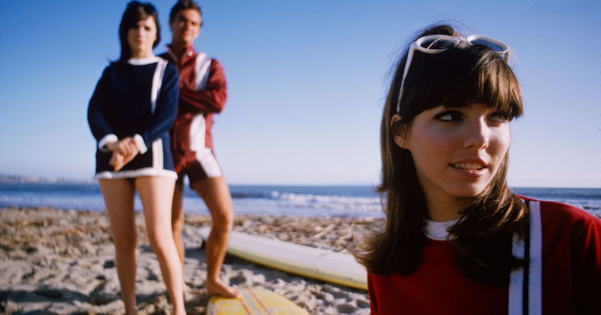 The Best Bathrobe Is the Ride Engine Jedi Surf Robe | The Strategist